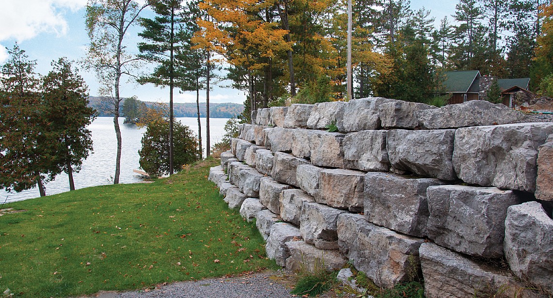 Boulder Wall | Nesbit's Landscape Supply