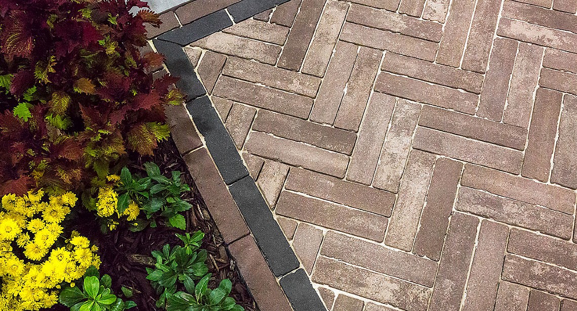 Unilock Mattoni | Nesbit's Landscape Supply