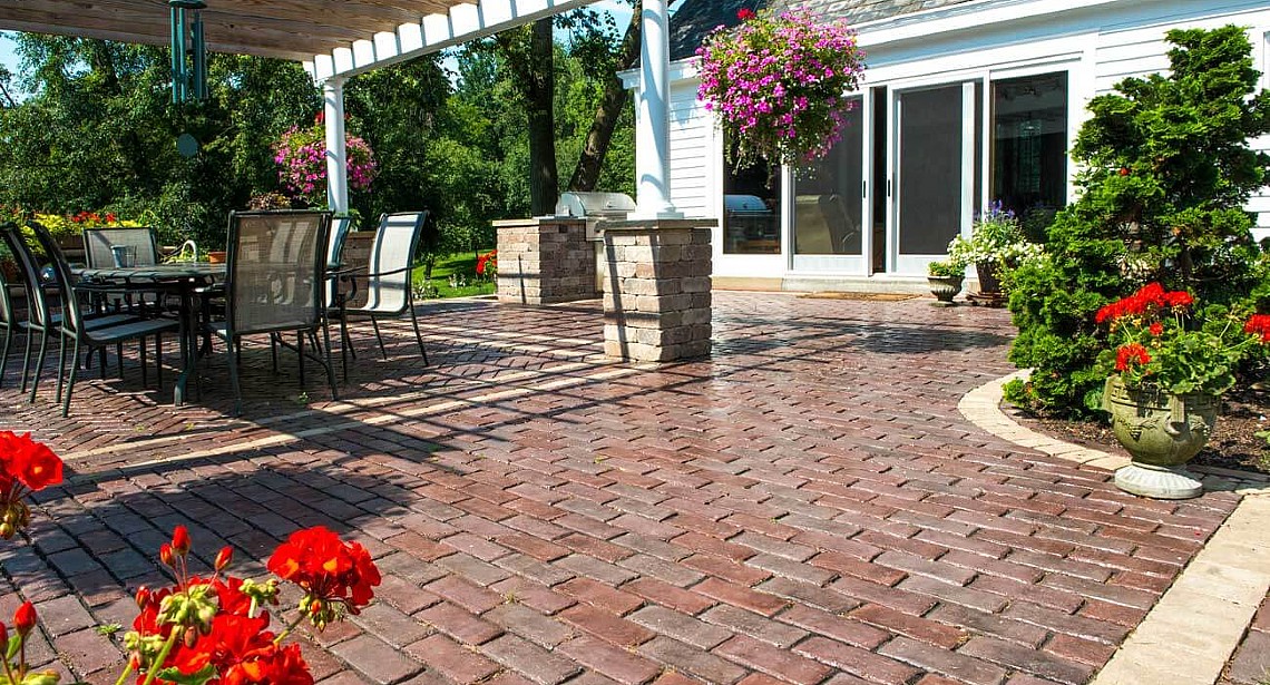 unilock-town-hall-nesbit-s-landscape-supply